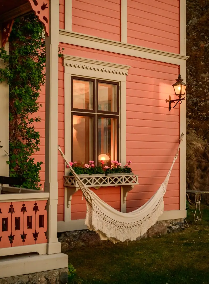 A Beautiful Pink Villa Overlooking the Stockholm Archipelago - The Nordroom