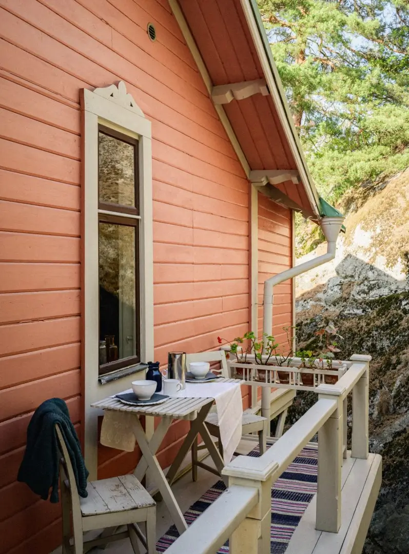 A Beautiful Pink Villa Overlooking the Stockholm Archipelago - The Nordroom