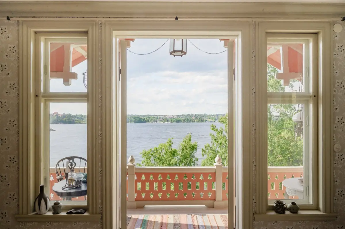A Beautiful Pink Villa Overlooking the Stockholm Archipelago - The Nordroom