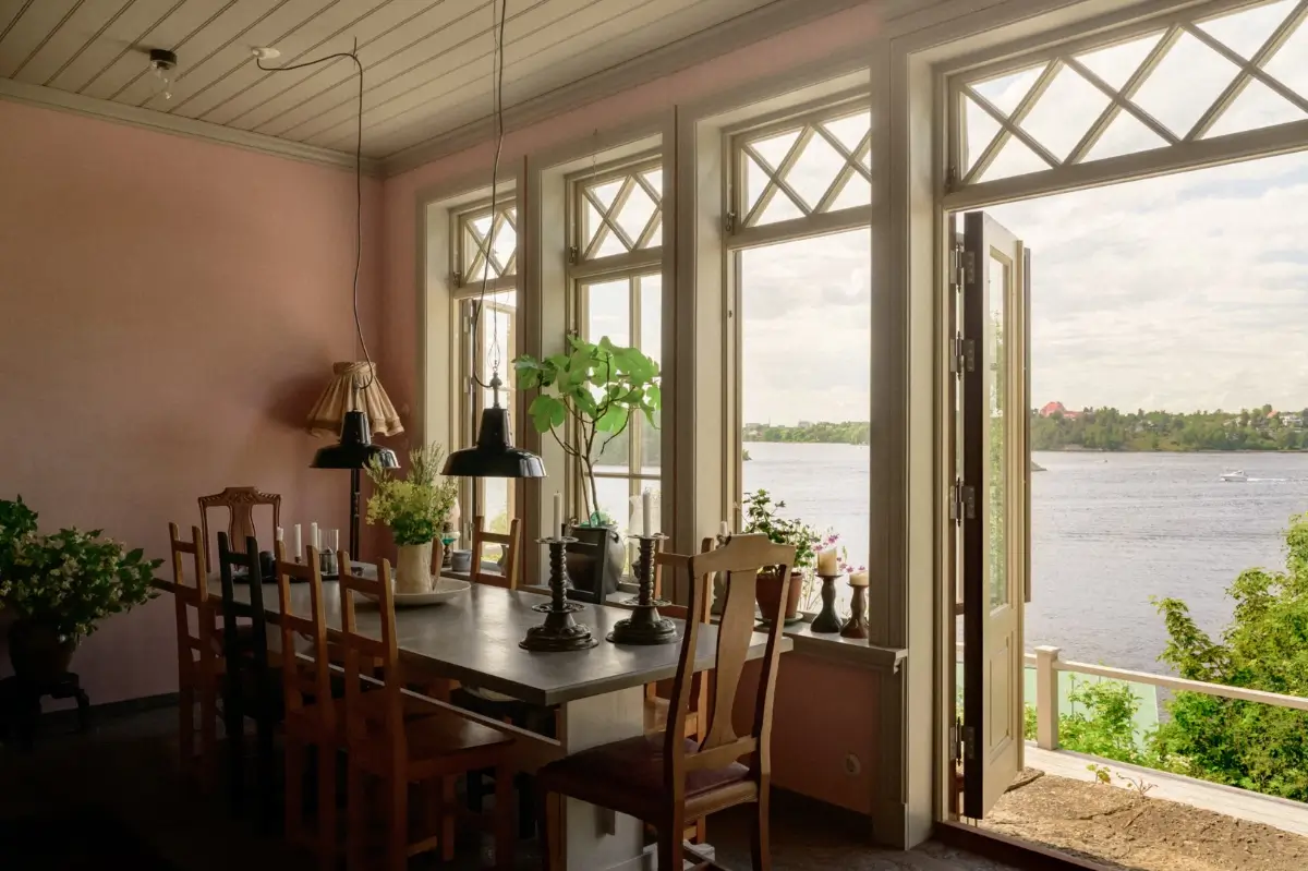 A Beautiful Pink Villa Overlooking the Stockholm Archipelago - The Nordroom
