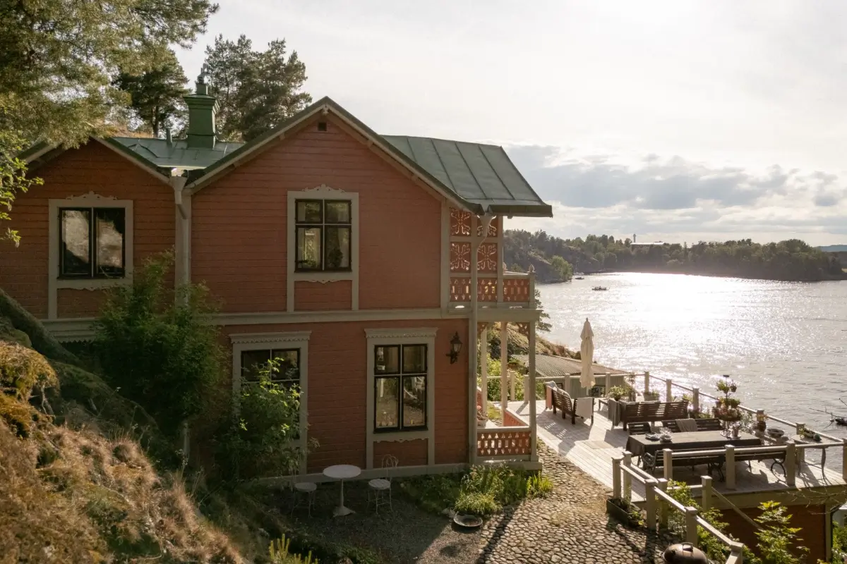 A Beautiful Pink Villa Overlooking the Stockholm Archipelago - The Nordroom