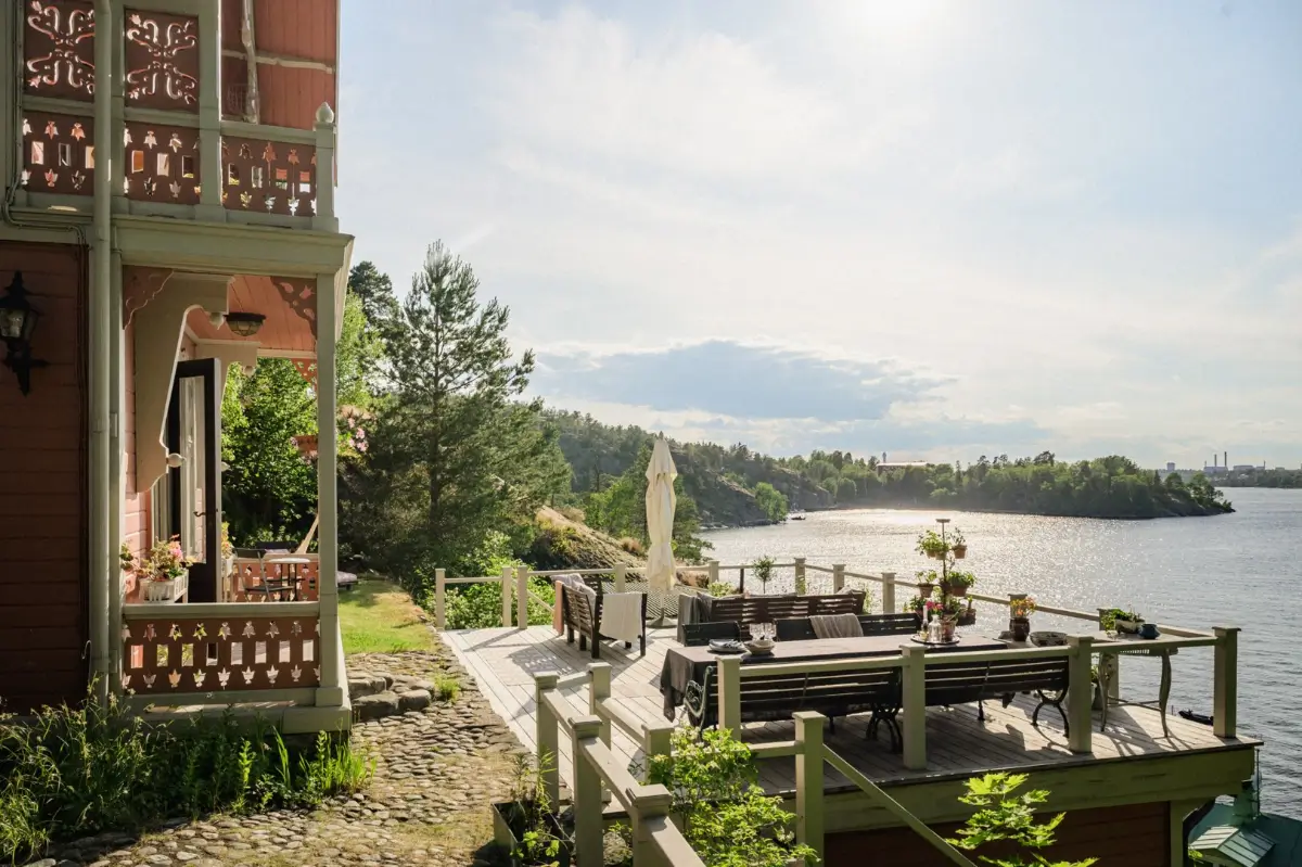 A Beautiful Pink Villa Overlooking the Stockholm Archipelago - The Nordroom