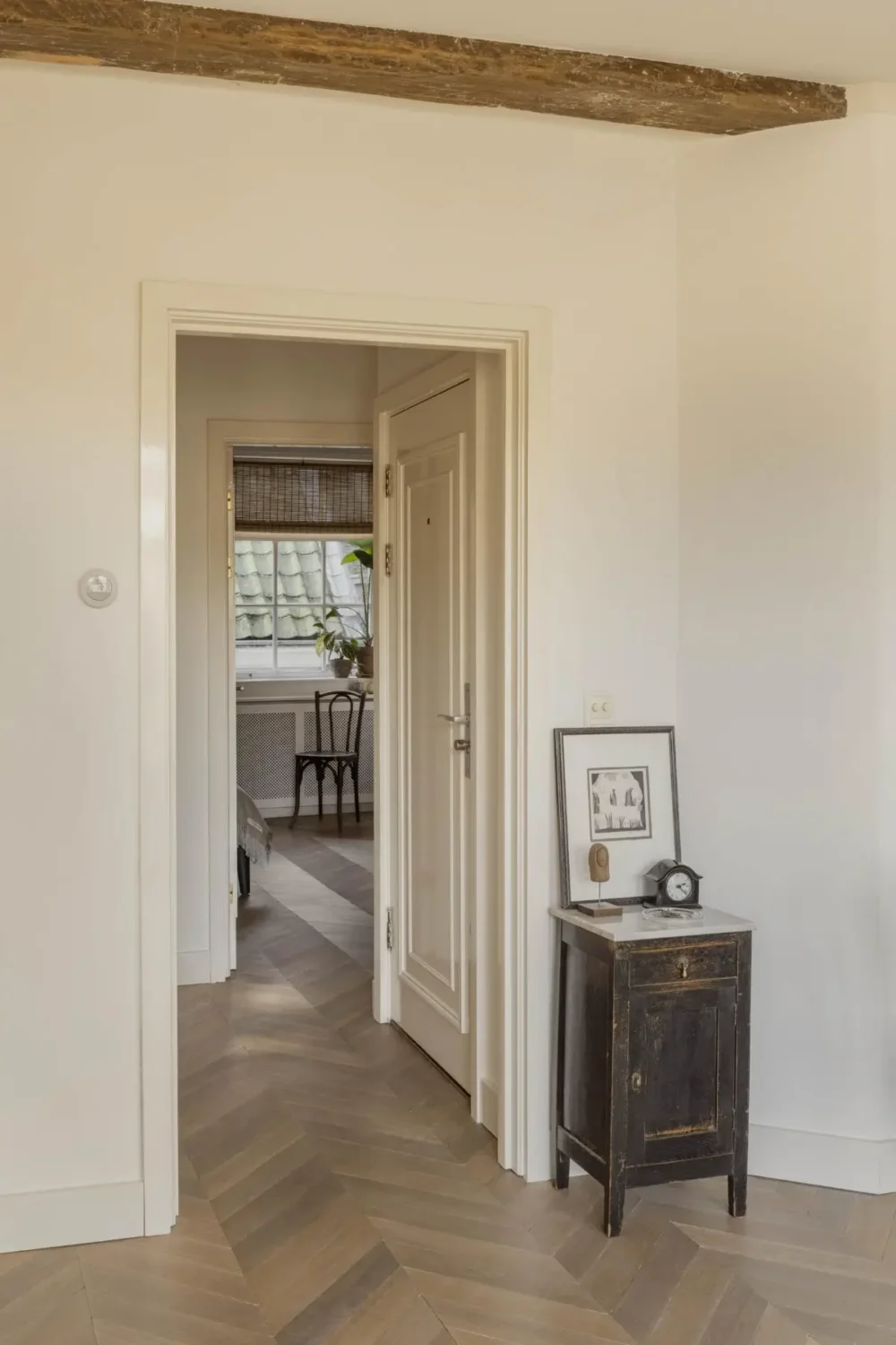 A Small, Elegant Apartment in a 19th-Century Amsterdam Canal House ...